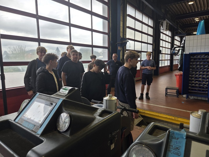 Polytechnische Schule Mattsee – Exkursionen in die Technik – Einblicke in die Berufswelt